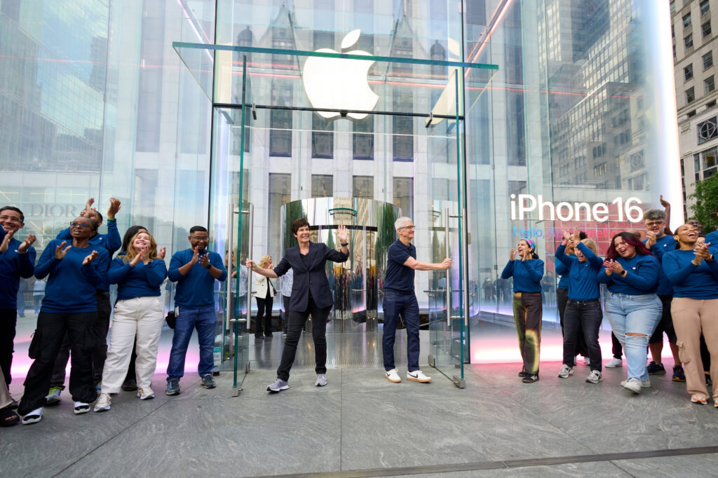 3 Big Changes Coming to Apple in 2025: iPhones, AI, and Smart Homes
